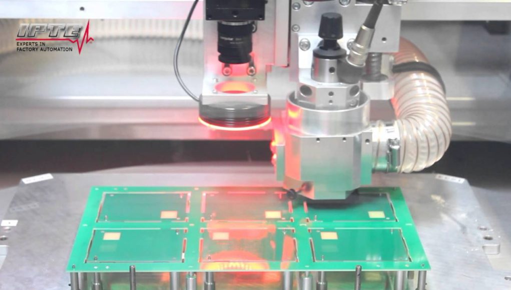 Cortadora de PCBs automática con opciones para adquisición de datos
